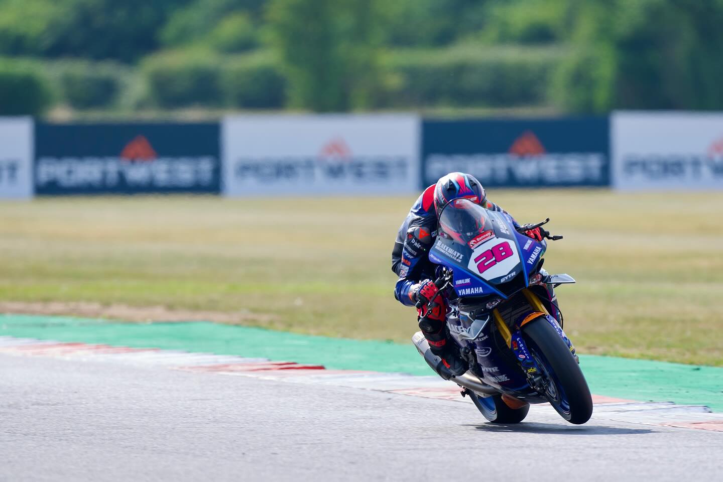 British Superbikes – Snetterton Race 1: Bradley Ray Dominates in Return ...
