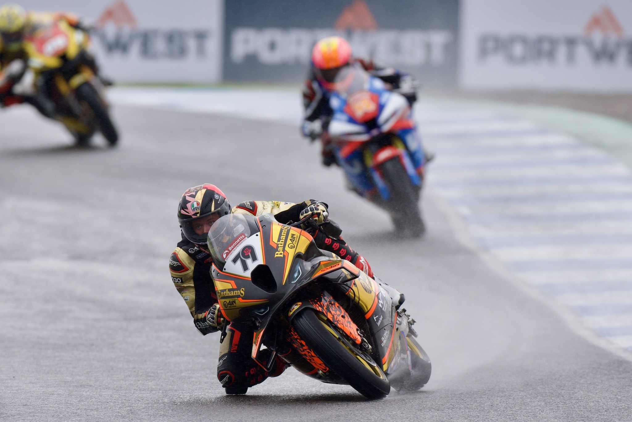 Storm Stacey Sets the Pace on Friday at Knockhill in BSB Combined ...